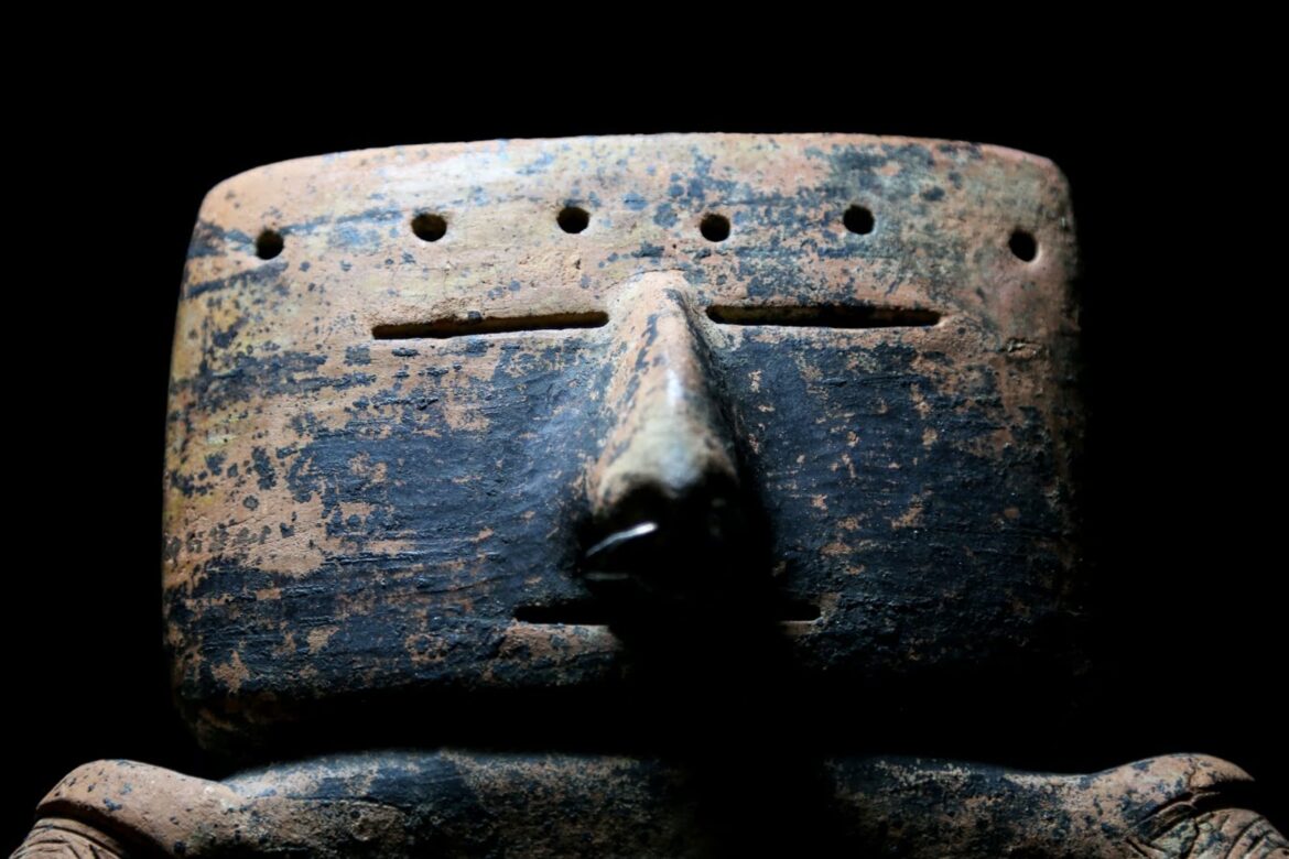 Cultura Quimbaya – Figura Quimbaya | Arte Colombiano – La Nueva Bagatela